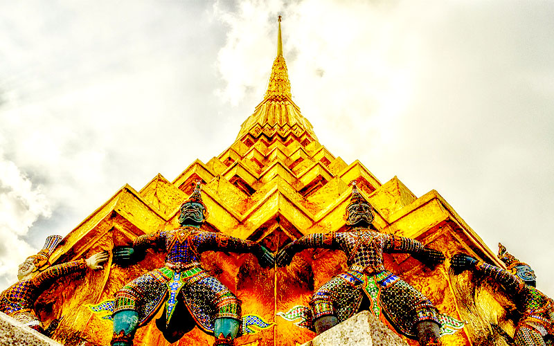 Thai Color Symbolism | Meanings of Bencharong Memorial Art - UniqueUrn